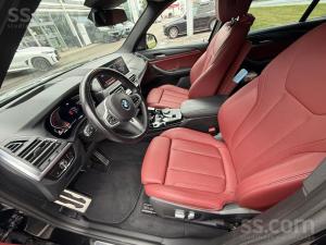 Black BMW X3 2023 in Riga, with an engine capacity of 2.00 L and mileage of 35 thousand km for 47000 €, photo 5 on AUTOMOTO.COM.LV