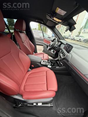 Black BMW X3 2023 in Riga, with an engine capacity of 2.00 L and mileage of 35 thousand km for 47000 €, photo 6 on AUTOMOTO.COM.LV