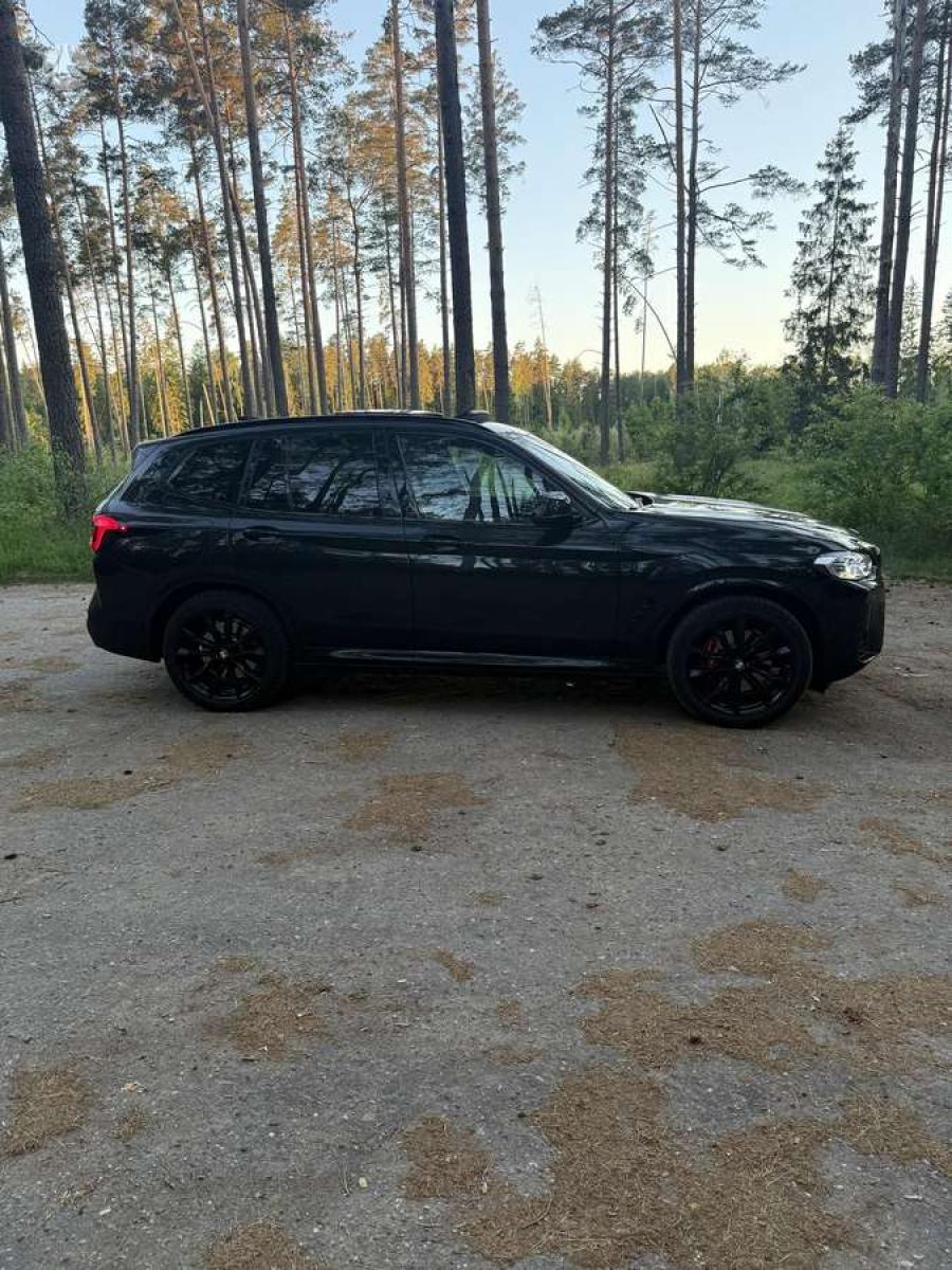 Black BMW X3 2023 in Panevezys, with an engine capacity of 3.00 L and mileage of 36 thousand km for 39000 €, photo 7 on AUTOMOTO.COM.LV