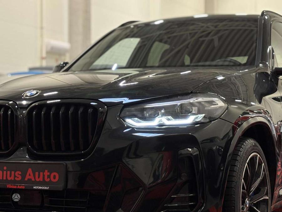 Black BMW X3 2023 in Vilnius, with an engine capacity of 2.99 L and mileage of 84 thousand km for 43499 €, photo 8 on AUTOMOTO.COM.LV