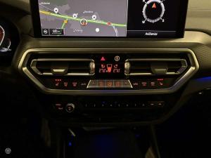 Black BMW X3 2023 in Vilnius, with an engine capacity of 2.99 L and mileage of 84 thousand km for 43499 €, photo 25 on AUTOMOTO.COM.LV