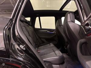 Black BMW X3 2023 in Vilnius, with an engine capacity of 2.99 L and mileage of 84 thousand km for 43499 €, photo 32 on AUTOMOTO.COM.LV