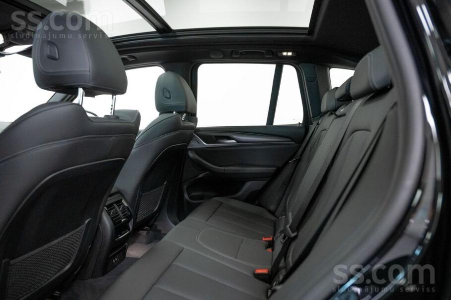 Melns BMW X3 2023 Rīga, ar dzinēja tilpumu 2.00 L un nobraukumu 128 tūkst. km par 39000 €, foto 32 vietnē AUTOMOTO.COM.LV