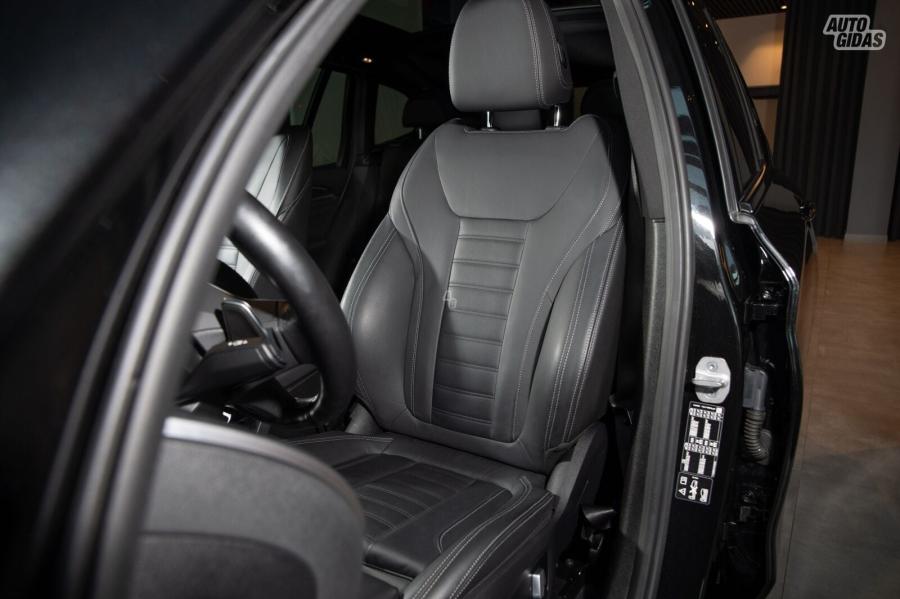 Black BMW X3 2023 in Kaunas, with an engine capacity of 2.00 L and mileage of 68 thousand km for 41771 €, photo 12 on AUTOMOTO.COM.LV