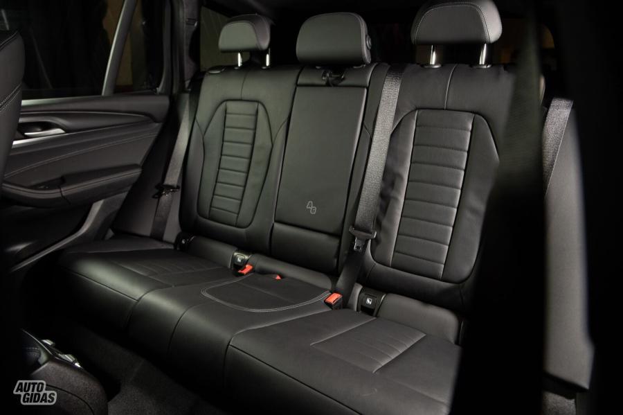 Black BMW X3 2023 in Kaunas, with an engine capacity of 2.00 L and mileage of 68 thousand km for 41771 €, photo 20 on AUTOMOTO.COM.LV