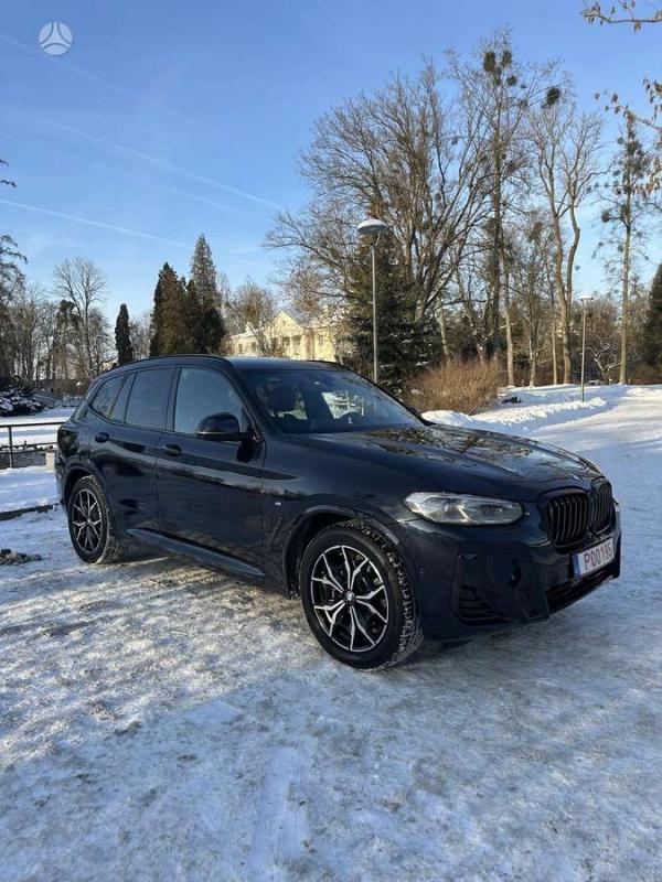 Black BMW X3 2024 in Kaunas, with an engine capacity of 2.00 L and mileage of 15 thousand km for 43990 €, photo 2 on AUTOMOTO.COM.LV