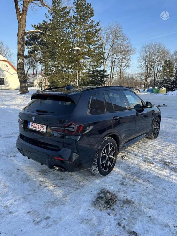 Black BMW X3 2024 in Kaunas, with an engine capacity of 2.00 L and mileage of 15 thousand km for 43990 €, photo 3 on AUTOMOTO.COM.LV
