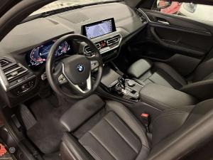 Black BMW X3 2024 in Vilnius, with an engine capacity of 2.00 L and mileage of 18 thousand km for 35900 €, photo 11 on AUTOMOTO.COM.LV