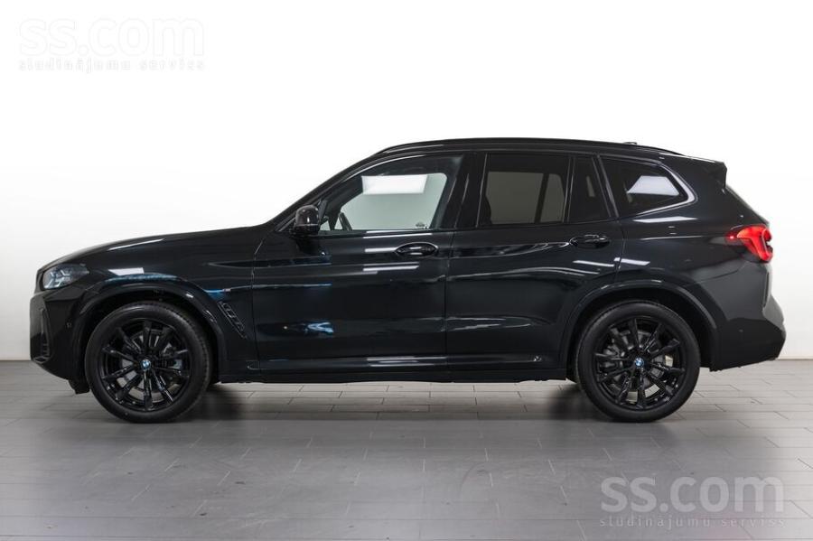 Black BMW X3 2024 in Riga, with an engine capacity of 2.00 L and mileage of 47 thousand km for 48500 €, photo 3 on AUTOMOTO.COM.LV