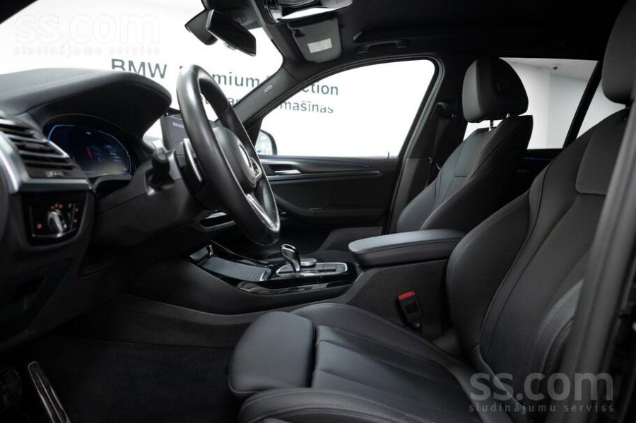 Black BMW X3 2024 in Riga, with an engine capacity of 2.00 L and mileage of 47 thousand km for 48500 €, photo 25 on AUTOMOTO.COM.LV