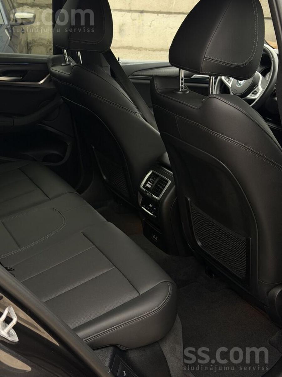 Melns BMW X3 2024 Rīga, ar dzinēja tilpumu 2.00 L un nobraukumu 25 tūkst. km par 41980 €, foto 12 vietnē AUTOMOTO.COM.LV