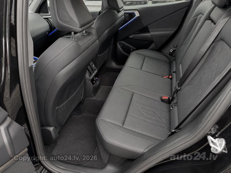 Melns BMW X3 2025 Tallina, ar dzinēja tilpumu 2.00 L un nobraukumu 15 tūkst. km par 51950 €, foto 7 vietnē AUTOMOTO.COM.LV