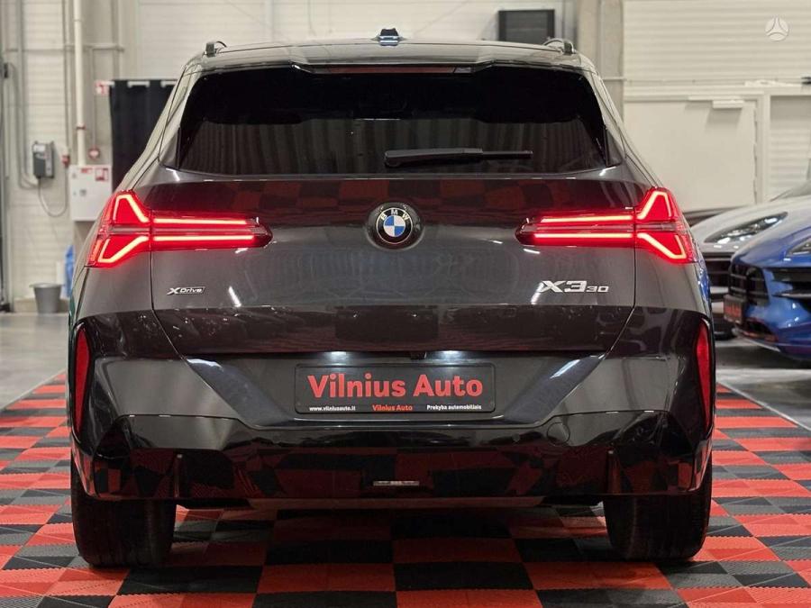 Black BMW X3 2025 in Vilnius, with an engine capacity of 1.20 L and mileage of 13 thousand km for 49999 €, photo 6 on AUTOMOTO.COM.LV