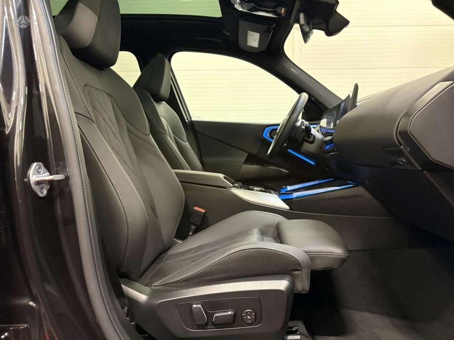 Black BMW X3 2025 in Vilnius, with an engine capacity of 1.20 L and mileage of 13 thousand km for 49999 €, photo 18 on AUTOMOTO.COM.LV