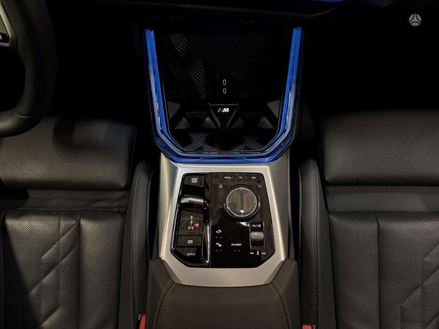 Black BMW X3 2025 in Vilnius, with an engine capacity of 1.20 L and mileage of 13 thousand km for 49999 €, photo 24 on AUTOMOTO.COM.LV
