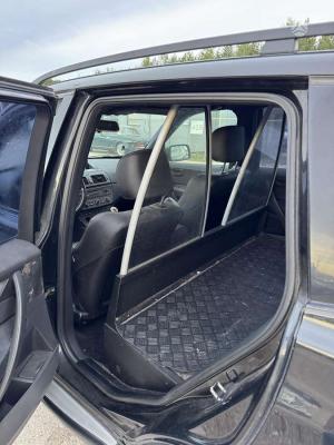 Black BMW X3 2004 in Vilnius, with an engine capacity of 3.00 L and mileage of 313 thousand km for 1950 €, photo 10 on AUTOMOTO.COM.LV