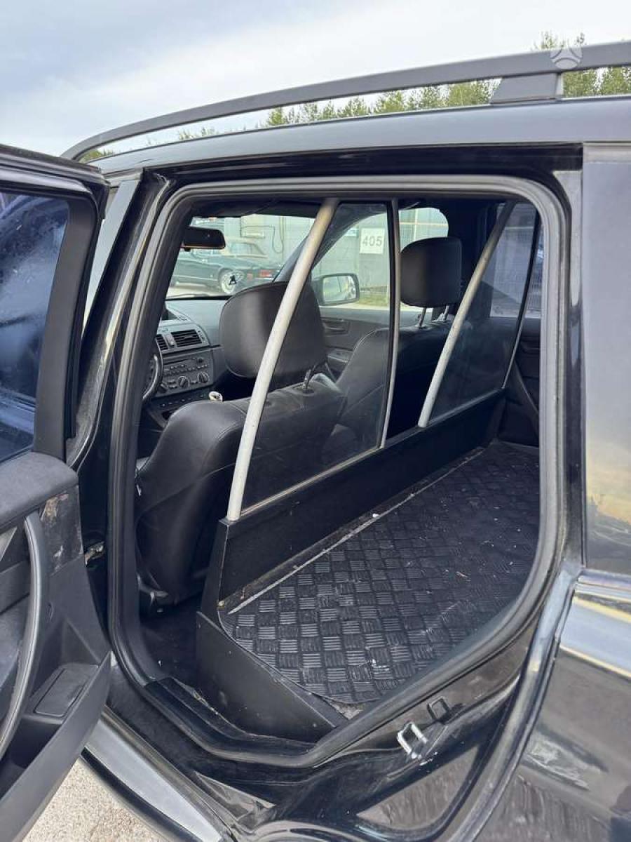 Black BMW X3 2004 in Vilnius, with an engine capacity of 3.00 L and mileage of 313 thousand km for 1950 €, photo 10 on AUTOMOTO.COM.LV