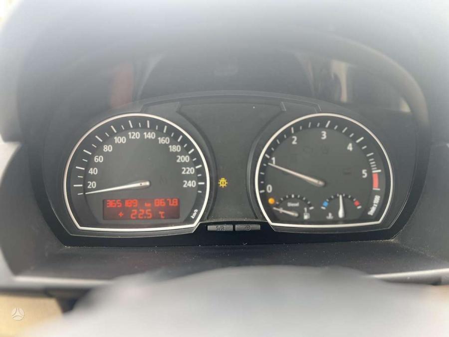 Black BMW X3 2006 in Vilnius, with an engine capacity of 2.00 L and mileage of 336 thousand km for 2800 €, photo 14 on AUTOMOTO.COM.LV