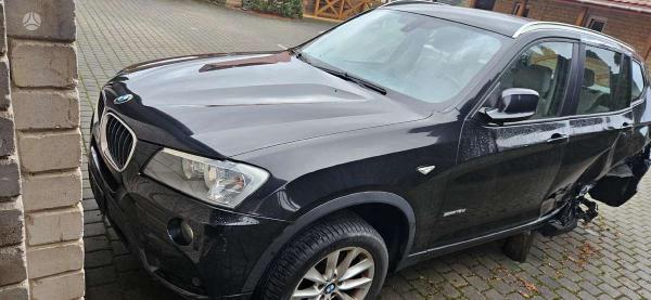 Melns BMW X3 2013 Panevēža, ar dzinēja tilpumu 2.00 L un nobraukumu 200 tūkst. km par 4900 €, foto 3 vietnē AUTOMOTO.COM.LV