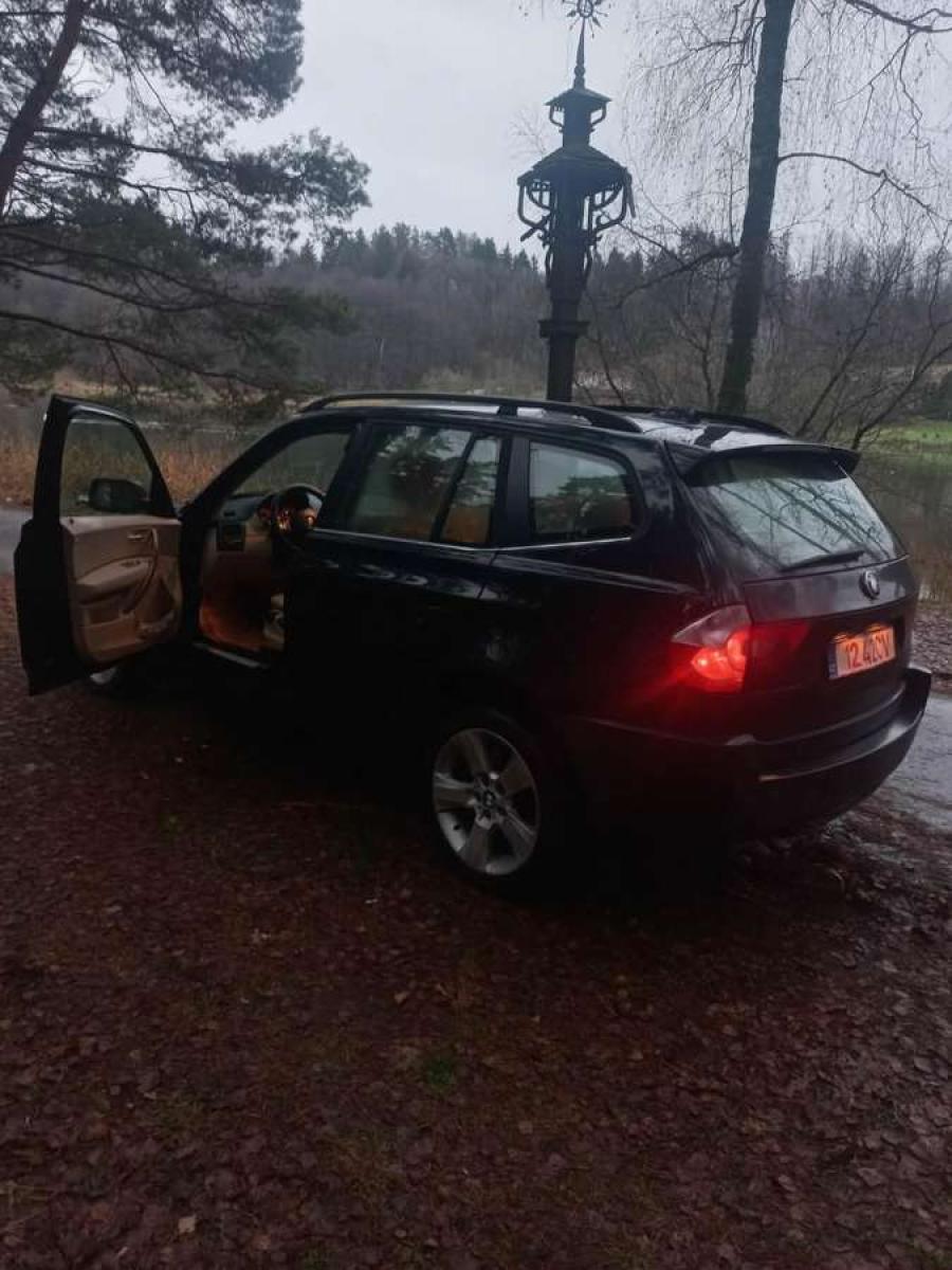 Melns BMW X3 2005 Prienai, ar dzinēja tilpumu 3.00 L un nobraukumu 270 tūkst. km par 4900 €, foto 3 vietnē AUTOMOTO.COM.LV