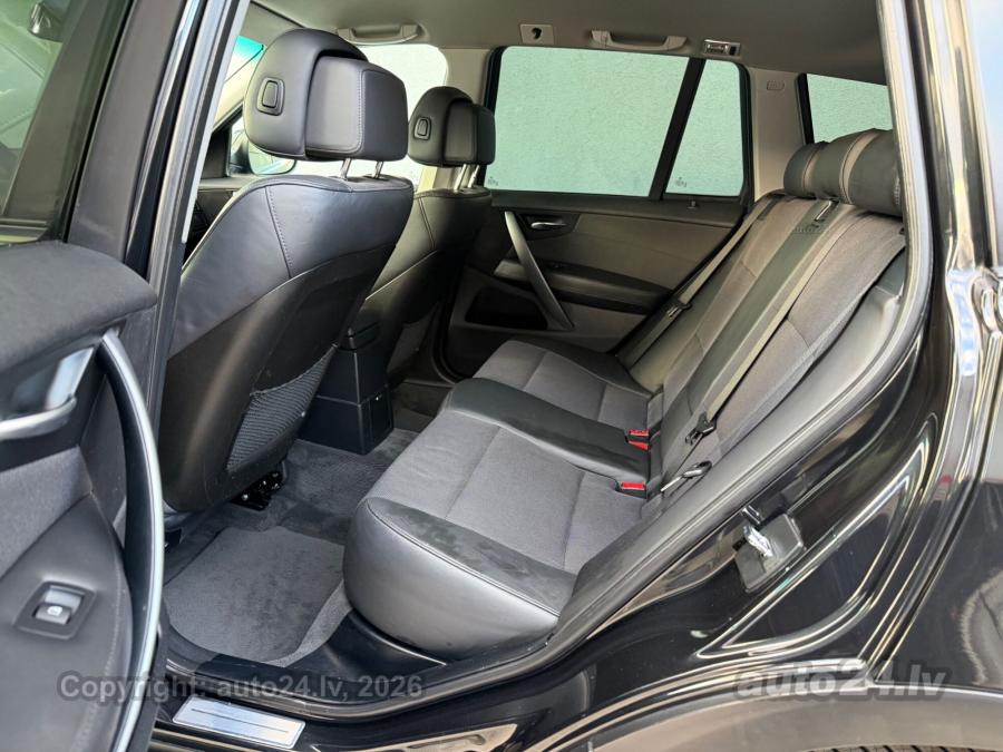 Black BMW X3 2010 in Tartu, with an engine capacity of 2.00 L and mileage of 224 thousand km for 7500 €, photo 11 on AUTOMOTO.COM.LV