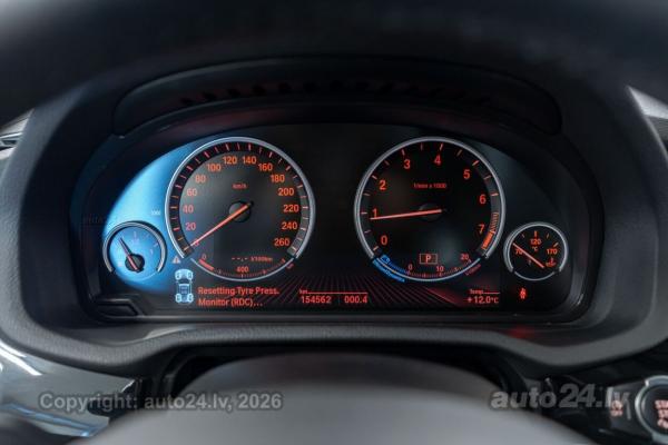 Black BMW X3 2016 in Tallinn, with an engine capacity of 2.00 L and mileage of 155 thousand km for 15900 €, photo 9 on AUTOMOTO.COM.LV