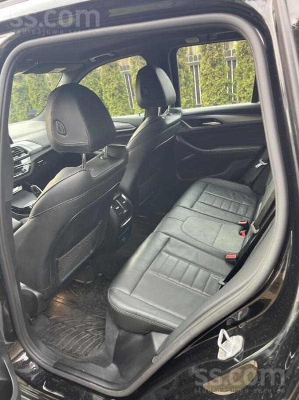 Black BMW X3 2020 in Riga, with an engine capacity of 2.00 L and mileage of 100 thousand km for 34500 €, photo 7 on AUTOMOTO.COM.LV