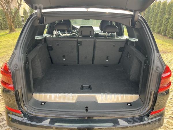 Black BMW X3 2020 in Riga, with an engine capacity of 2.00 L and mileage of 100 thousand km for 34500 €, photo 8 on AUTOMOTO.COM.LV