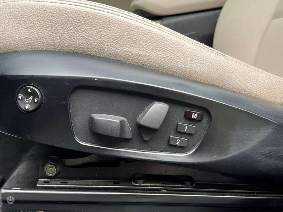 Blue BMW X3 2013 in Vilnius, with an engine capacity of 3.00 L and mileage of 236 thousand km for 5900 €, photo 20 on AUTOMOTO.COM.LV