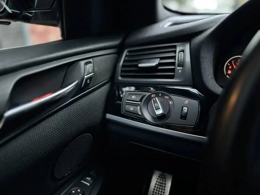 Blue BMW X3 2014 in Riga, with an engine capacity of 3.00 L and mileage of 165 thousand km for 18900 €, photo 16 on AUTOMOTO.COM.LV