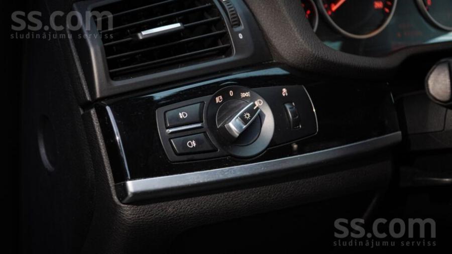 Zils BMW X3 2015 Rīga, ar dzinēja tilpumu 3.00 L un nobraukumu 302 tūkst. km par 14800 €, foto 21 vietnē AUTOMOTO.COM.LV
