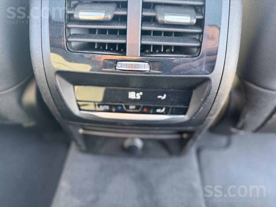 Blue BMW X3 2018 in Riga, with an engine capacity of 2.00 L and mileage of 205 thousand km for 21800 €, photo 20 on AUTOMOTO.COM.LV
