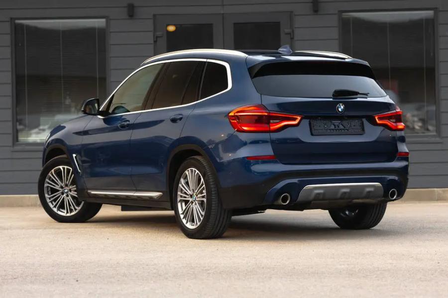 Blue BMW X3 2018 in Jelgava, with an engine capacity of 2.00 L and mileage of 230 thousand km for 23450 €, photo 3 on AUTOMOTO.COM.LV