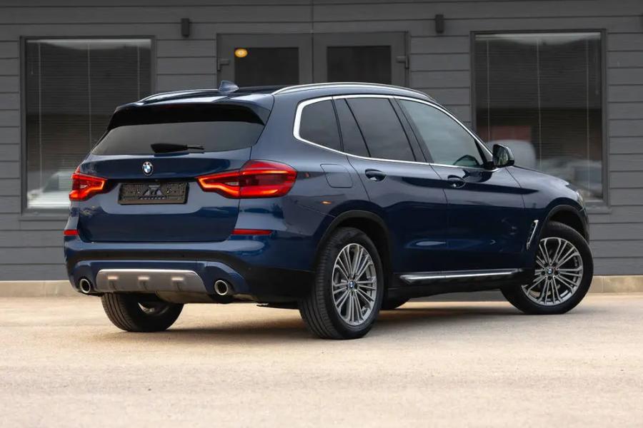 Blue BMW X3 2018 in Jelgava, with an engine capacity of 2.00 L and mileage of 230 thousand km for 23450 €, photo 5 on AUTOMOTO.COM.LV