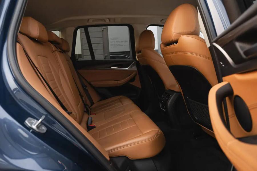 Blue BMW X3 2018 in Jelgava, with an engine capacity of 2.00 L and mileage of 230 thousand km for 23450 €, photo 11 on AUTOMOTO.COM.LV
