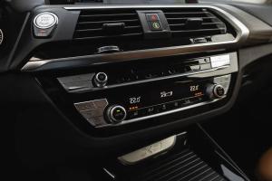 Blue BMW X3 2018 in Jelgava, with an engine capacity of 2.00 L and mileage of 230 thousand km for 23450 €, photo 12 on AUTOMOTO.COM.LV