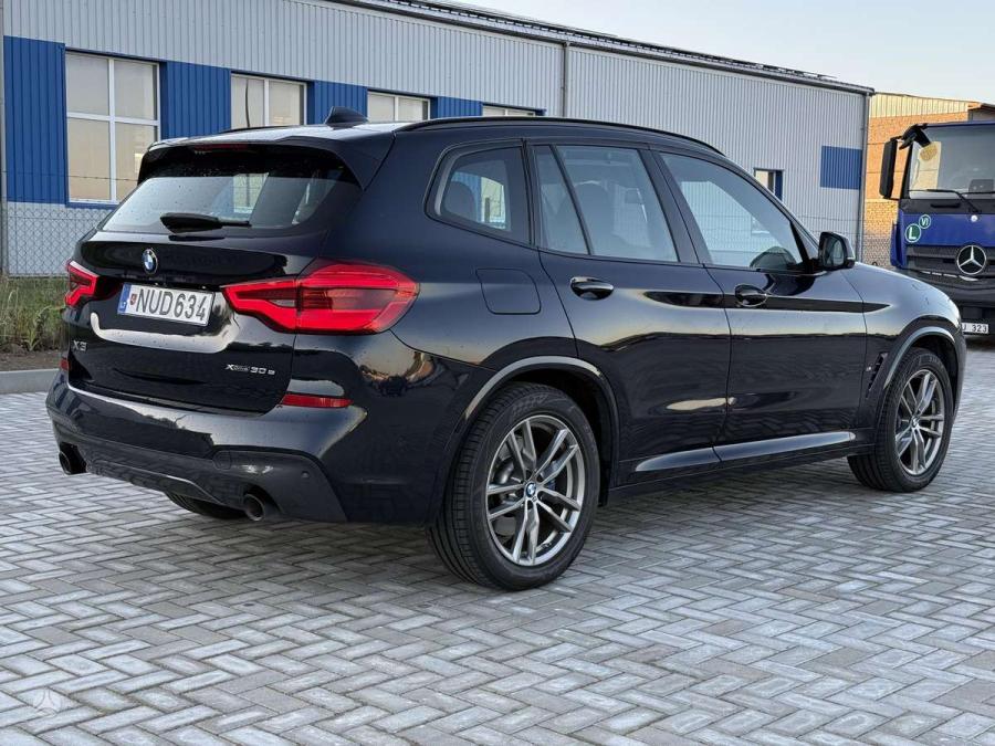Blue BMW X3 2020 in Taurage, with an engine capacity of 2.00 L and mileage of 201 thousand km for 24500 €, photo 4 on AUTOMOTO.COM.LV