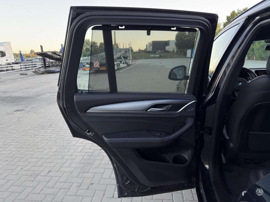Blue BMW X3 2020 in Taurage, with an engine capacity of 2.00 L and mileage of 201 thousand km for 24500 €, photo 30 on AUTOMOTO.COM.LV