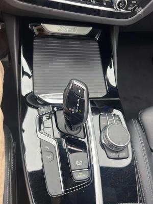 Blue BMW X3 2021 in Utena, with an engine capacity of 2.00 L and mileage of 209 thousand km for 26250 €, photo 10 on AUTOMOTO.COM.LV