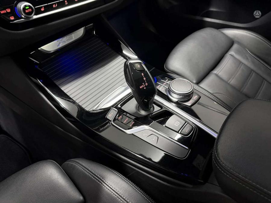 Blue BMW X3 2021 in Utena, with an engine capacity of 2.00 L and mileage of 208 thousand km for 26250 €, photo 19 on AUTOMOTO.COM.LV