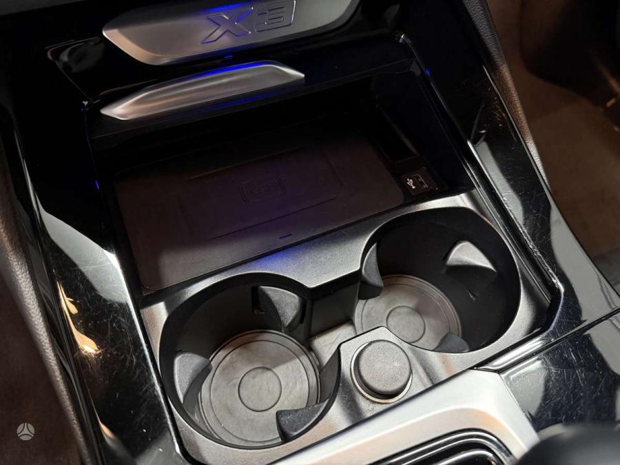Blue BMW X3 2021 in Utena, with an engine capacity of 2.00 L and mileage of 208 thousand km for 26250 €, photo 20 on AUTOMOTO.COM.LV