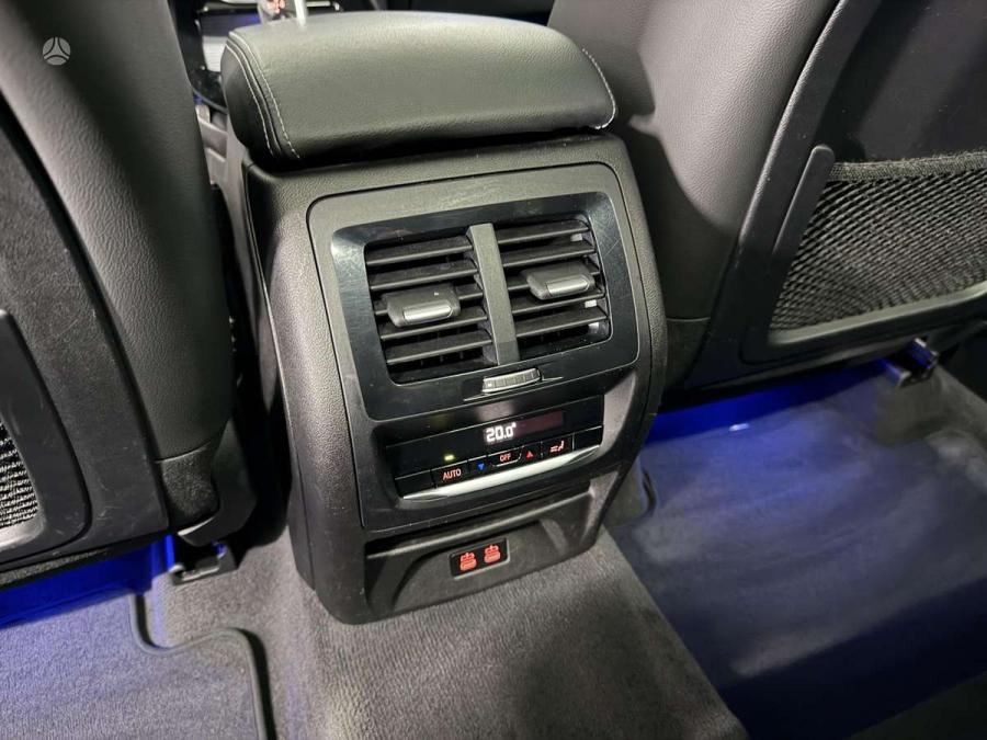 Blue BMW X3 2021 in Utena, with an engine capacity of 2.00 L and mileage of 208 thousand km for 26250 €, photo 27 on AUTOMOTO.COM.LV