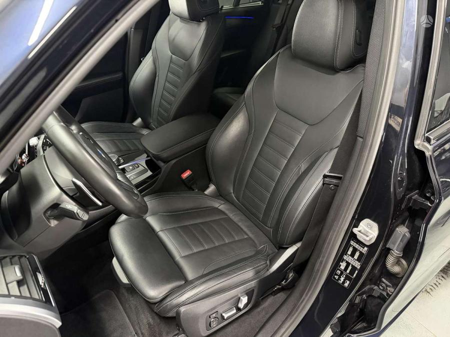 Blue BMW X3 2021 in Utena, with an engine capacity of 2.00 L and mileage of 208 thousand km for 26250 €, photo 28 on AUTOMOTO.COM.LV