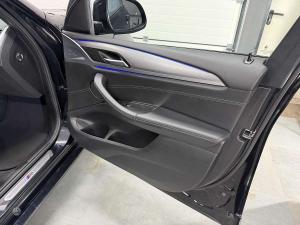 Blue BMW X3 2021 in Utena, with an engine capacity of 2.00 L and mileage of 208 thousand km for 26250 €, photo 39 on AUTOMOTO.COM.LV