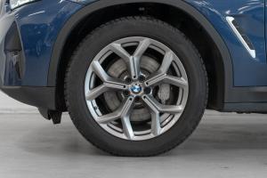 Blue BMW X3 2022 in Vilnius, with an engine capacity of 3.00 L and mileage of 133 thousand km for 35900 €, photo 29 on AUTOMOTO.COM.LV
