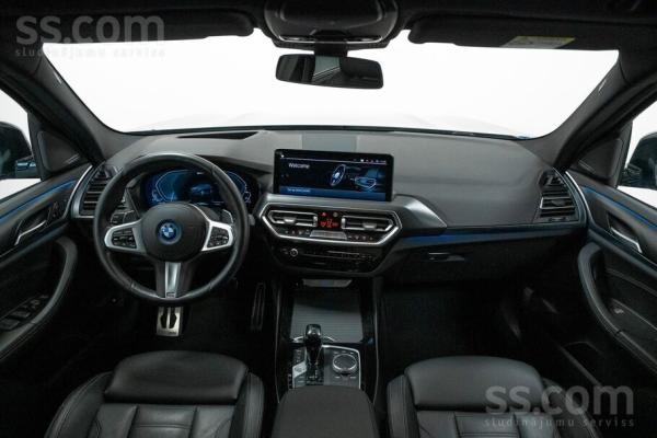 Blue BMW X3 2022 in Riga, with an engine capacity of 2.00 L and mileage of 117 thousand km for 36500 €, photo 4 on AUTOMOTO.COM.LV