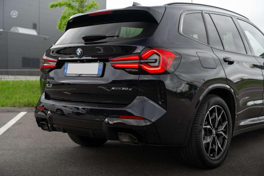 Blue BMW X3 2023 in Vilnius, with an engine capacity of 3.00 L and mileage of 175 thousand km for 30900 €, photo 11 on AUTOMOTO.COM.LV