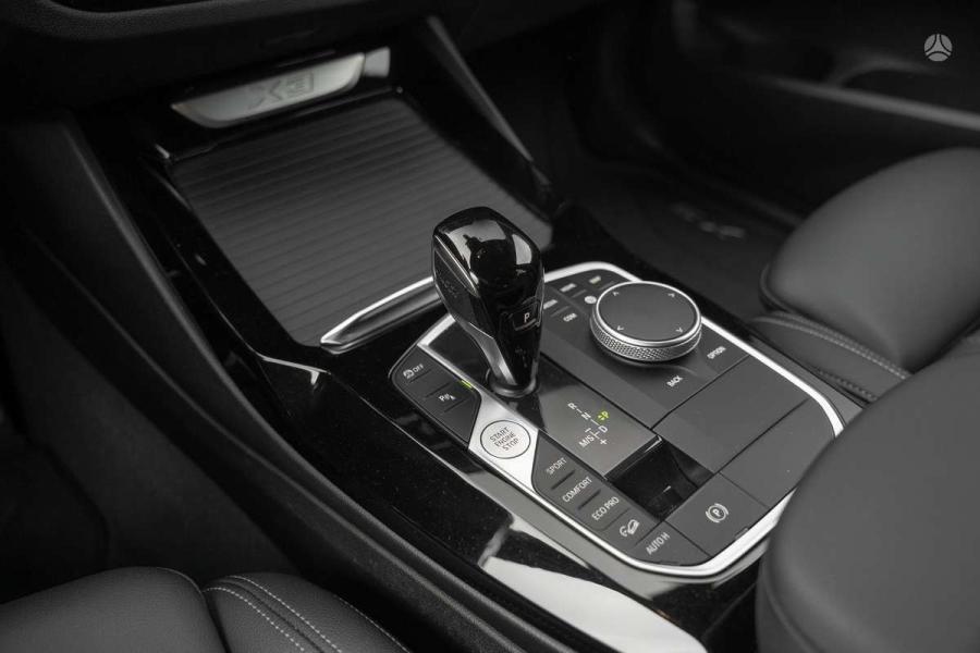 Blue BMW X3 2023 in Vilnius, with an engine capacity of 3.00 L and mileage of 175 thousand km for 30900 €, photo 19 on AUTOMOTO.COM.LV
