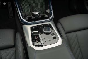 Zils BMW X3 2025 Viļņa, ar dzinēja tilpumu 2.00 L un nobraukumu 32 tūkst. km par 56950 €, foto 39 vietnē AUTOMOTO.COM.LV