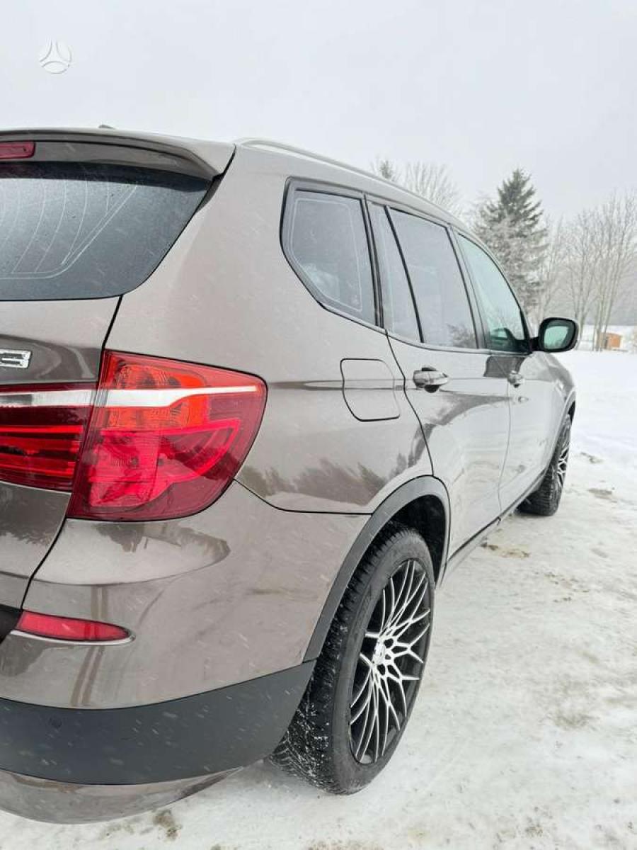 Brown BMW X3 2011 in Vilnius, with an engine capacity of 2.99 L and mileage of 227 thousand km for 10250 €, photo 6 on AUTOMOTO.COM.LV